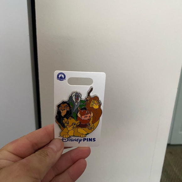 Disney | Accessories | 225 Disney Parks Lion King Character Cluster ...